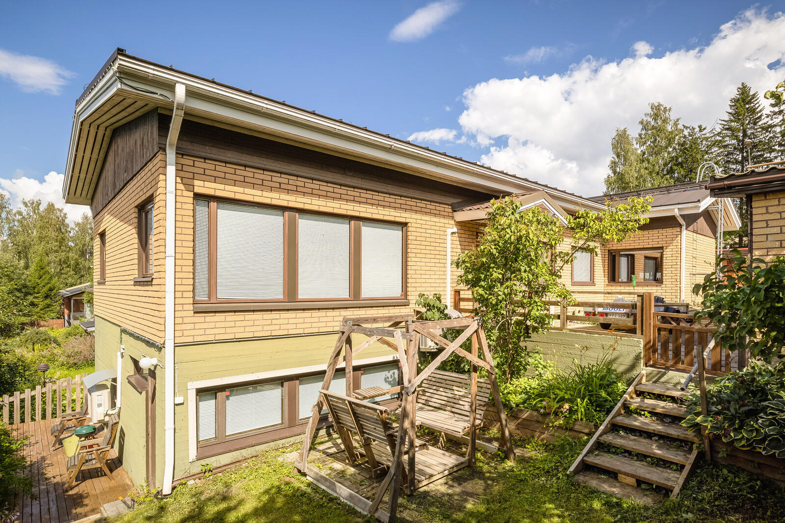 5h+k+kph/wc+wc+khh+var.tiloja+wc+kph+s Kuopio Puolukkatie 11 · LKV Kiinteistöinssi